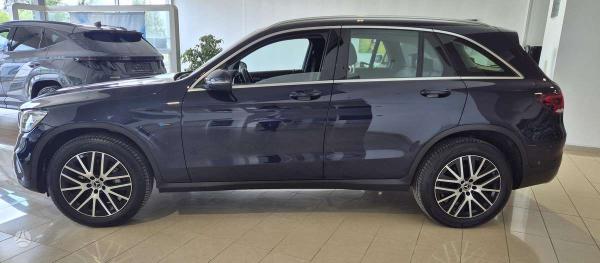Zils Mercedes-Benz GLC 300 2020 Šauļi, ar dzinēja tilpumu 1.99 L un nobraukumu 96 tūkst. km par 29900 €, foto 9 vietnē AUTOMOTO.COM.LV