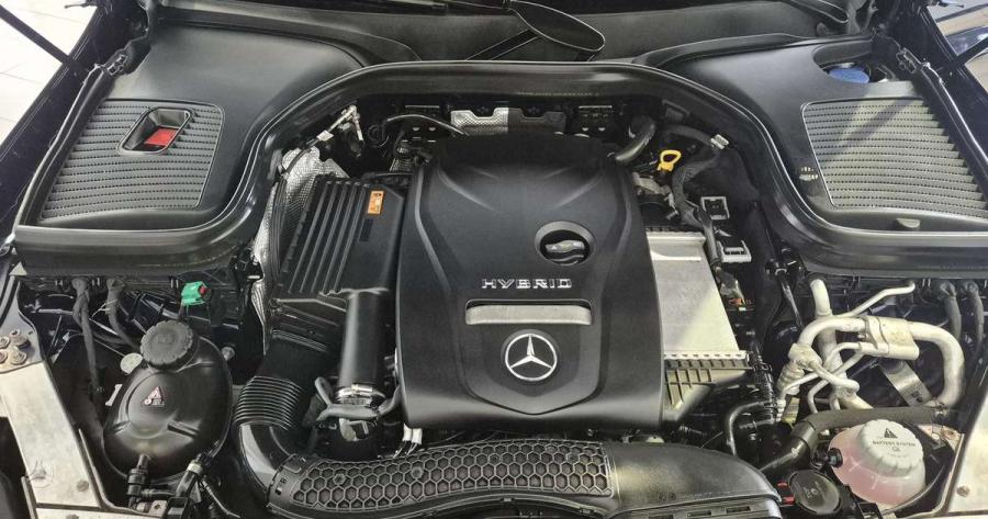 Zils Mercedes-Benz GLC 300 2020 Šauļi, ar dzinēja tilpumu 1.99 L un nobraukumu 96 tūkst. km par 29900 €, foto 14 vietnē AUTOMOTO.COM.LV