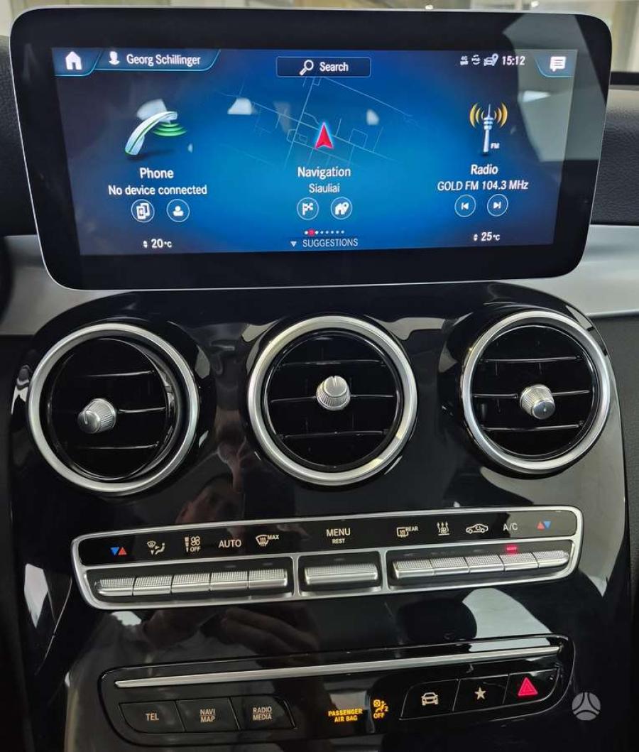 Zils Mercedes-Benz GLC 300 2020 Šauļi, ar dzinēja tilpumu 1.99 L un nobraukumu 96 tūkst. km par 29900 €, foto 21 vietnē AUTOMOTO.COM.LV