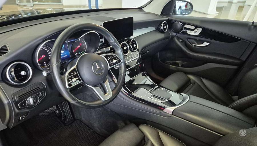 Zils Mercedes-Benz GLC 300 2020 Šauļi, ar dzinēja tilpumu 1.99 L un nobraukumu 96 tūkst. km par 29900 €, foto 24 vietnē AUTOMOTO.COM.LV