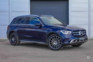 Blue Mercedes-Benz GLC 300 2020 in Kaunas, with an engine capacity of 1.99 L and mileage of 166 thousand km for 31999 €, photo  on AUTOMOTO.COM.LV