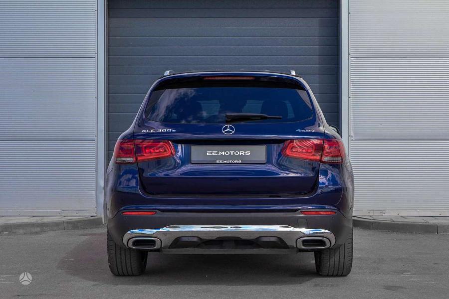 Zils Mercedes-Benz GLC 300 2020 Kauņa, ar dzinēja tilpumu 1.99 L un nobraukumu 166 tūkst. km par 31999 €, foto 11 vietnē AUTOMOTO.COM.LV