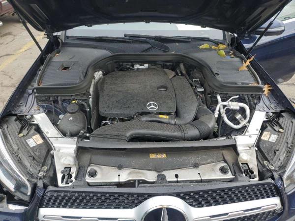 Blue Mercedes-Benz GLC 300 2021 in Vilnius, with an engine capacity of 1.99 L and mileage of 44 thousand km for 16200 €, photo 10 on AUTOMOTO.COM.LV
