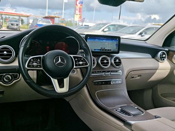 Синий Мерседес GLC 300 2021 в Вильнюс, объемом двигателя 1.99 л и пробегом 25 тыс. км за 38900 €, фото 4 на AUTOMOTO.COM.LV