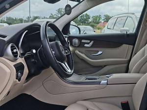Blue Mercedes-Benz GLC 300 2021 in Vilnius, with an engine capacity of 1.99 L and mileage of 25 thousand km for 38900 €, photo 13 on AUTOMOTO.COM.LV