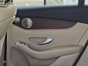 Blue Mercedes-Benz GLC 300 2021 in Vilnius, with an engine capacity of 1.99 L and mileage of 25 thousand km for 38900 €, photo 24 on AUTOMOTO.COM.LV