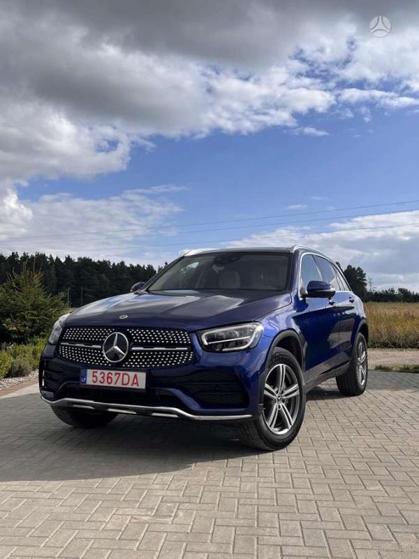 Zils Mercedes-Benz GLC 300 2021 Šilutė, ar dzinēja tilpumu 1.99 L un nobraukumu 92 tūkst. km par 28999 €, foto 3 vietnē AUTOMOTO.COM.LV