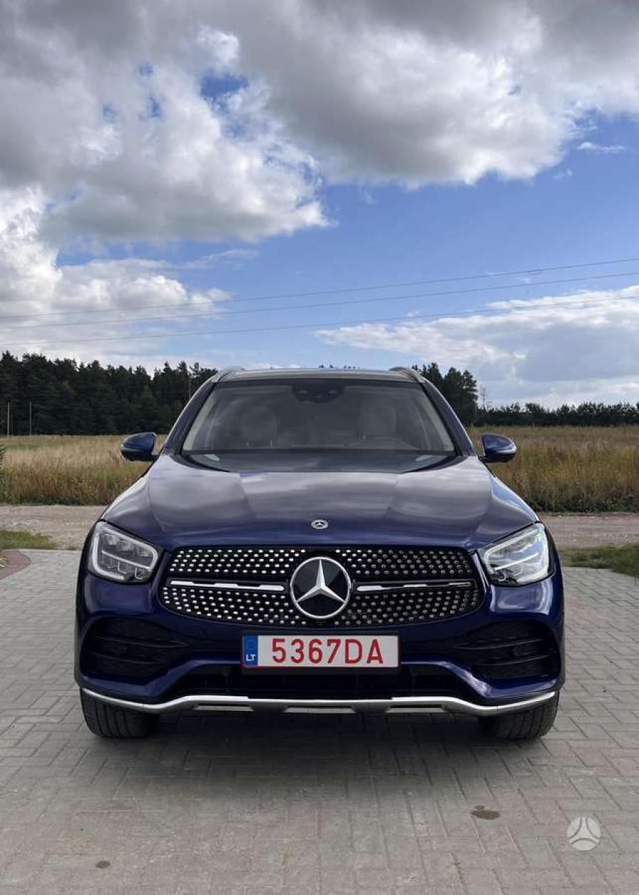 Zils Mercedes-Benz GLC 300 2021 Šilutė, ar dzinēja tilpumu 1.99 L un nobraukumu 92 tūkst. km par 28999 €, foto 4 vietnē AUTOMOTO.COM.LV