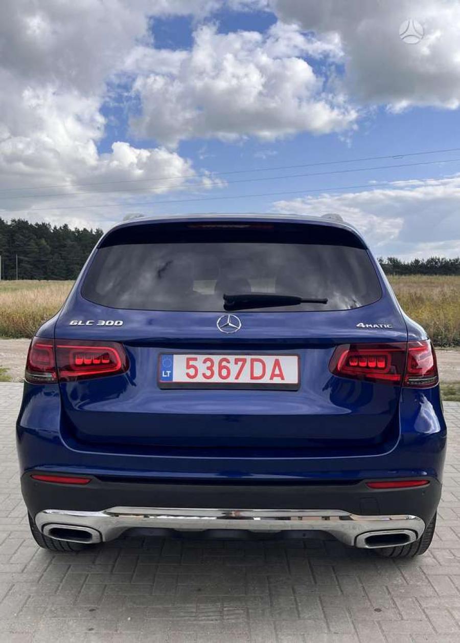 Zils Mercedes-Benz GLC 300 2021 Šilutė, ar dzinēja tilpumu 1.99 L un nobraukumu 92 tūkst. km par 28999 €, foto 7 vietnē AUTOMOTO.COM.LV