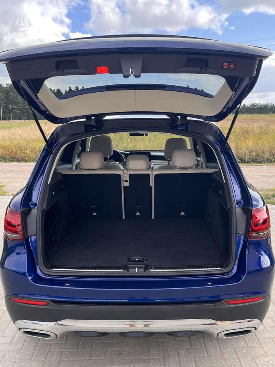 Zils Mercedes-Benz GLC 300 2021 Šilutė, ar dzinēja tilpumu 1.99 L un nobraukumu 92 tūkst. km par 28999 €, foto 8 vietnē AUTOMOTO.COM.LV