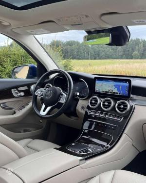 Zils Mercedes-Benz GLC 300 2021 Šilutė, ar dzinēja tilpumu 1.99 L un nobraukumu 92 tūkst. km par 28999 €, foto 9 vietnē AUTOMOTO.COM.LV