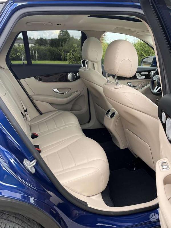 Zils Mercedes-Benz GLC 300 2021 Šilutė, ar dzinēja tilpumu 1.99 L un nobraukumu 92 tūkst. km par 28999 €, foto 11 vietnē AUTOMOTO.COM.LV