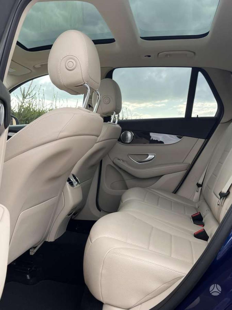 Zils Mercedes-Benz GLC 300 2021 Šilutė, ar dzinēja tilpumu 1.99 L un nobraukumu 92 tūkst. km par 28999 €, foto 13 vietnē AUTOMOTO.COM.LV