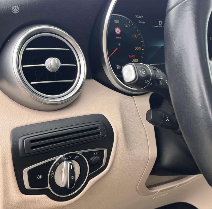 Zils Mercedes-Benz GLC 300 2021 Šilutė, ar dzinēja tilpumu 1.99 L un nobraukumu 92 tūkst. km par 28999 €, foto 23 vietnē AUTOMOTO.COM.LV