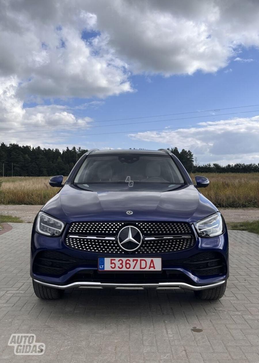 Blue Mercedes-Benz GLC 300 2021 in Silute, with an engine capacity of 2.00 L and mileage of 92 thousand km for 28999 €, photo 4 on AUTOMOTO.COM.LV