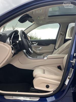 Blue Mercedes-Benz GLC 300 2021 in Silute, with an engine capacity of 2.00 L and mileage of 92 thousand km for 28999 €, photo 10 on AUTOMOTO.COM.LV