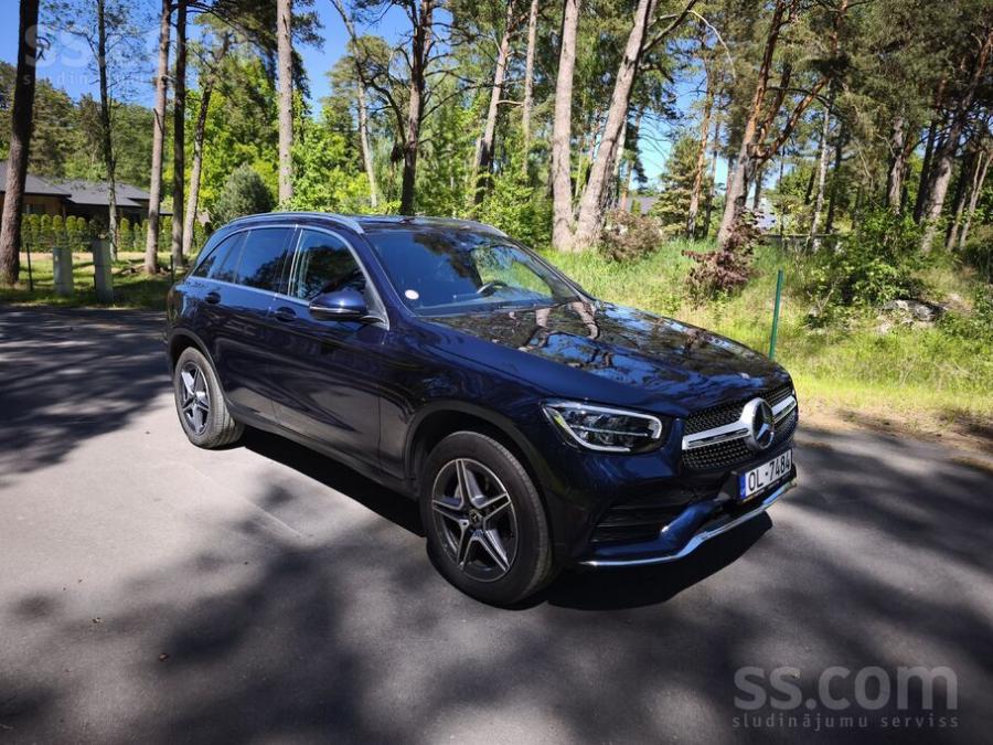 Синий Мерседес GLC 300 2022 в Рига, объемом двигателя 2.00 л и пробегом 43 тыс. км за 33500 €, фото 1 на AUTOMOTO.COM.LV