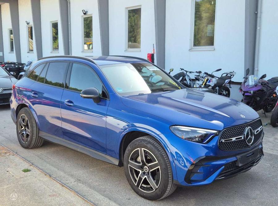 Zils Mercedes-Benz GLC 300 2025 Klaipėda, ar dzinēja tilpumu 1.99 L un nobraukumu 47 tūkst. km par 23100 €, foto 1 vietnē AUTOMOTO.COM.LV
