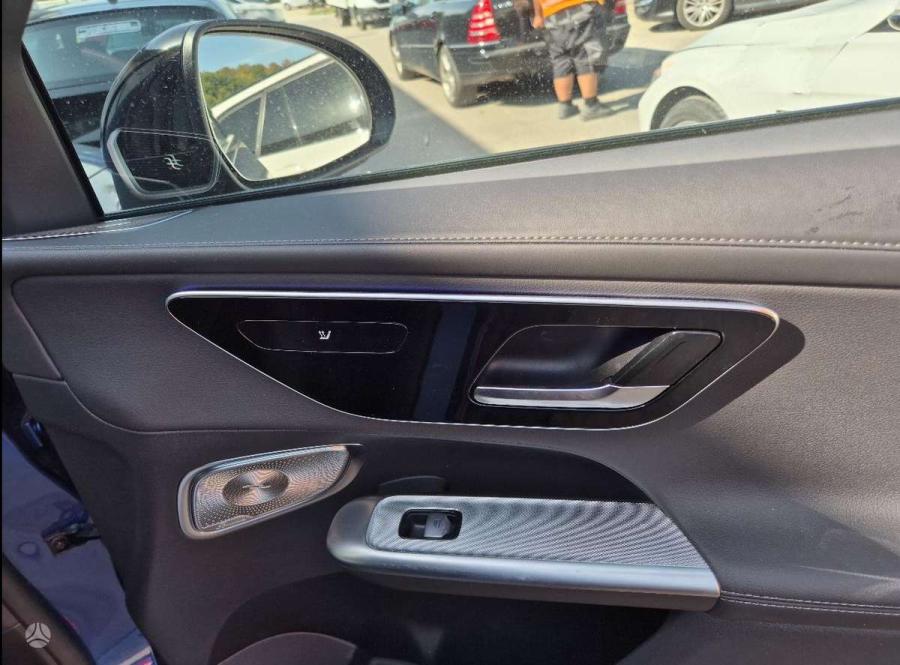 Zils Mercedes-Benz GLC 300 2025 Klaipėda, ar dzinēja tilpumu 1.99 L un nobraukumu 47 tūkst. km par 23100 €, foto 12 vietnē AUTOMOTO.COM.LV