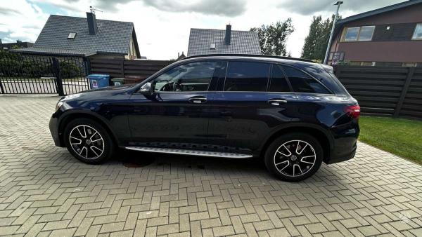 Blue Mercedes-Benz GLC 300 2016 in Kaunas, with an engine capacity of 1.99 L and mileage of 166 thousand km for 19400 €, photo 8 on AUTOMOTO.COM.LV