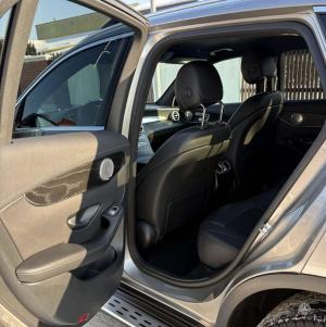 Brown Mercedes-Benz GLC 300 2022 in Kaunas, with an engine capacity of 1.95 L and mileage of 299 thousand km for 23999 €, photo 18 on AUTOMOTO.COM.LV