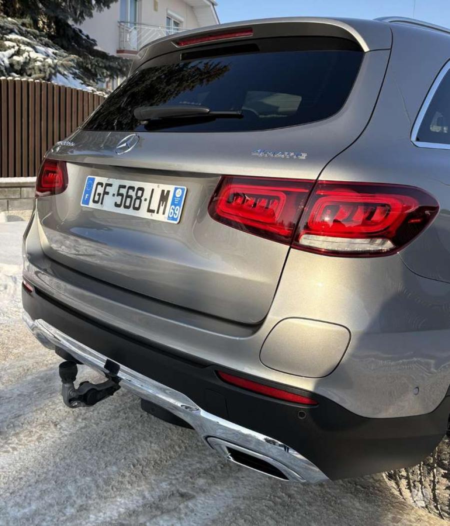 Brown Mercedes-Benz GLC 300 2022 in Kaunas, with an engine capacity of 1.95 L and mileage of 299 thousand km for 23999 €, photo 22 on AUTOMOTO.COM.LV