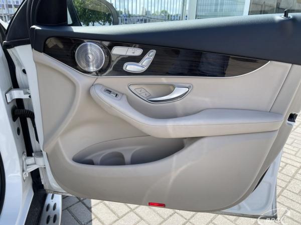 Mercedes-Benz GLC 300 2016 in Klaipeda, with an engine capacity of 1.99 L and mileage of 134 thousand km for 16900 €, photo 4 on AUTOMOTO.COM.LV