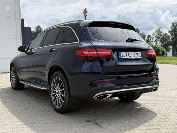 Mercedes-Benz GLC 300 2018 in Kaunas, with an engine capacity of 2.00 L and mileage of 161 thousand km for 17800 €, photo 6 on AUTOMOTO.COM.LV