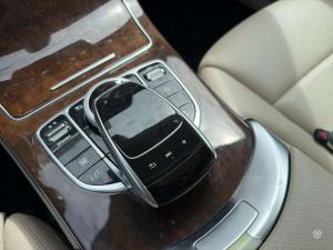 Mercedes-Benz GLC 300 2018 in Kaunas, with an engine capacity of 2.00 L and mileage of 161 thousand km for 16999 €, photo 10 on AUTOMOTO.COM.LV