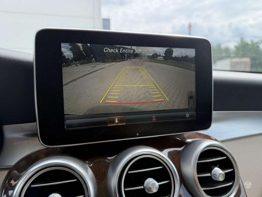 Mercedes-Benz GLC 300 2018 in Kaunas, with an engine capacity of 2.00 L and mileage of 161 thousand km for 16999 €, photo 13 on AUTOMOTO.COM.LV
