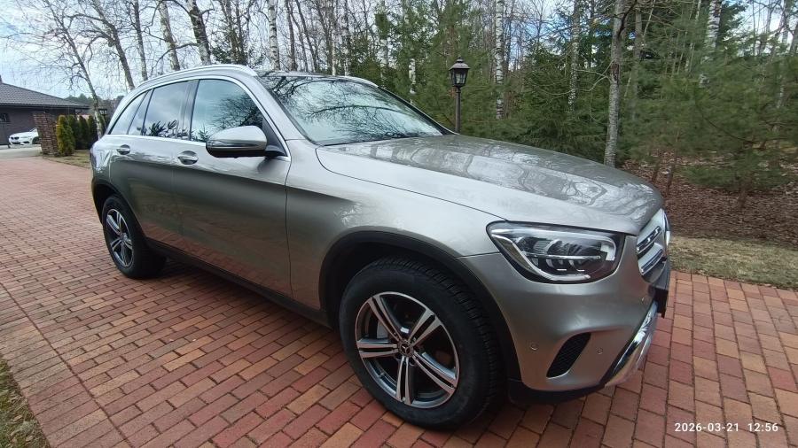 Mercedes-Benz GLC 300 2021 in Kaunas, with an engine capacity of 2.00 L and mileage of 50 thousand km for 36000 €, photo 2 on AUTOMOTO.COM.LV