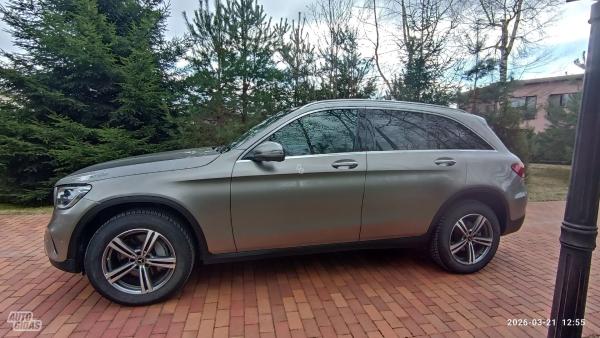 Mercedes-Benz GLC 300 2021 in Kaunas, with an engine capacity of 2.00 L and mileage of 50 thousand km for 36000 €, photo 5 on AUTOMOTO.COM.LV