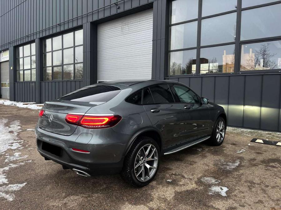 Grey Mercedes-Benz GLC 300 2020 in Vilnius, with an engine capacity of 1.95 L and mileage of 74 thousand km for 40500 €, photo 5 on AUTOMOTO.COM.LV