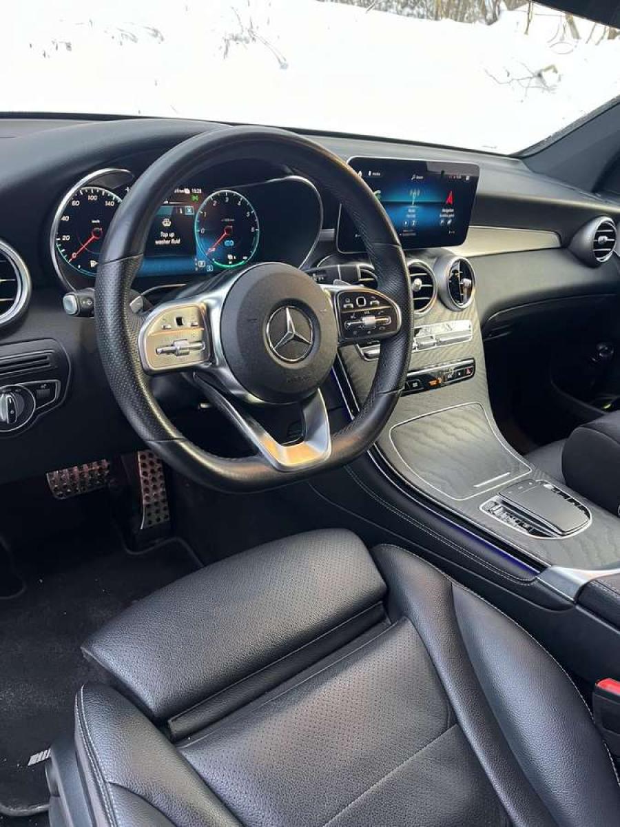 Grey Mercedes-Benz GLC 300 2020 in Vilnius, with an engine capacity of 1.95 L and mileage of 74 thousand km for 40500 €, photo 16 on AUTOMOTO.COM.LV