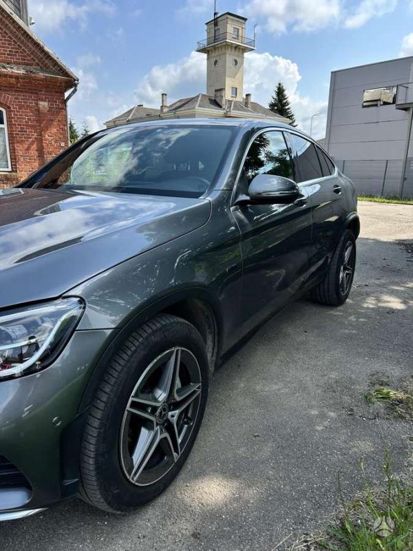 Pelēks Mercedes-Benz GLC 300 2021 Biržai, ar dzinēja tilpumu 1.96 L un nobraukumu 99 tūkst. km par 36750 €, foto 6 vietnē AUTOMOTO.COM.LV