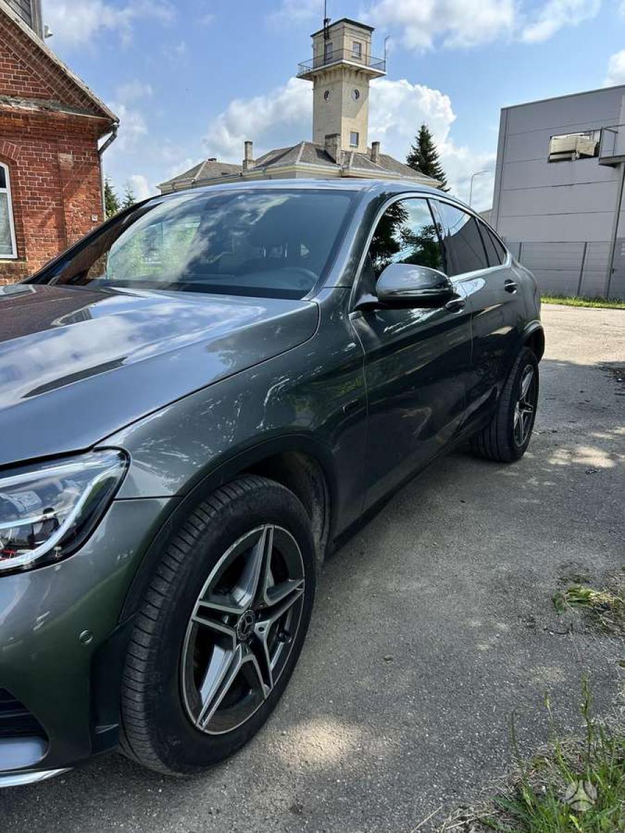 Pelēks Mercedes-Benz GLC 300 2021 Biržai, ar dzinēja tilpumu 1.96 L un nobraukumu 99 tūkst. km par 36750 €, foto 7 vietnē AUTOMOTO.COM.LV