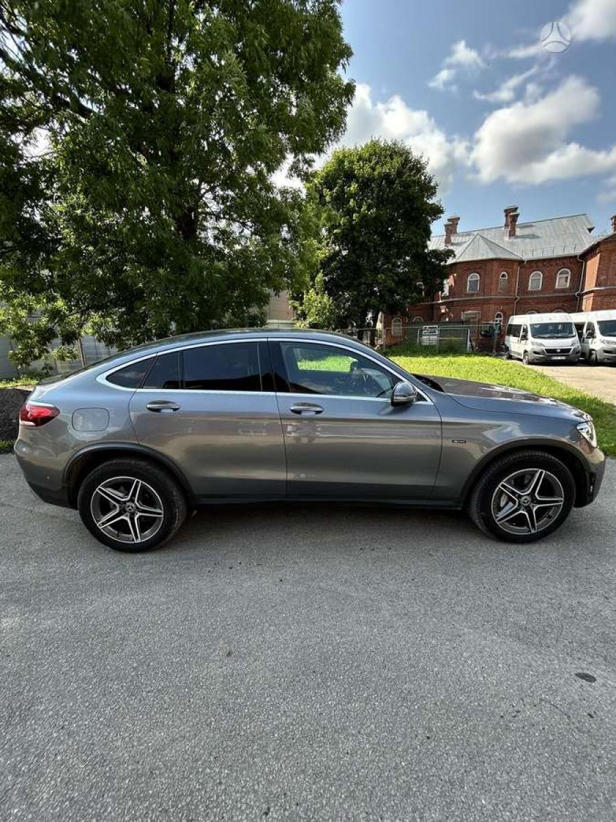 Pelēks Mercedes-Benz GLC 300 2021 Biržai, ar dzinēja tilpumu 1.96 L un nobraukumu 99 tūkst. km par 36750 €, foto 8 vietnē AUTOMOTO.COM.LV