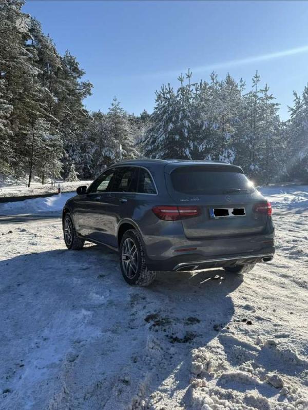 Grey Mercedes-Benz GLC 300 2017 in Vilnius, with an engine capacity of 1.99 L and mileage of 137 thousand km for 18500 €, photo 5 on AUTOMOTO.COM.LV