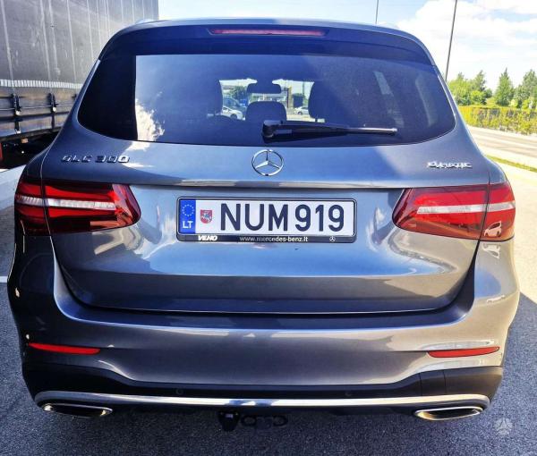 Grey Mercedes-Benz GLC 300 2017 in Kaunas, with an engine capacity of 1.99 L and mileage of 163 thousand km for 20750 €, photo 6 on AUTOMOTO.COM.LV