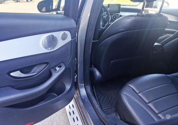 Grey Mercedes-Benz GLC 300 2017 in Kaunas, with an engine capacity of 1.99 L and mileage of 163 thousand km for 20750 €, photo 10 on AUTOMOTO.COM.LV