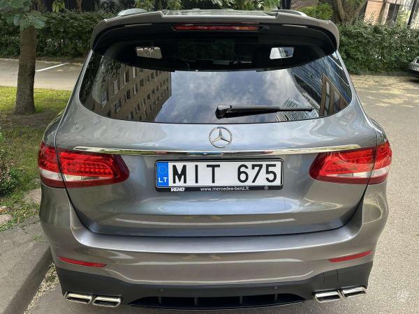 Pelēks Mercedes-Benz GLC 300 2019 Viļņa, ar dzinēja tilpumu 1.99 L un nobraukumu 70 tūkst. km par 23000 €, foto 5 vietnē AUTOMOTO.COM.LV