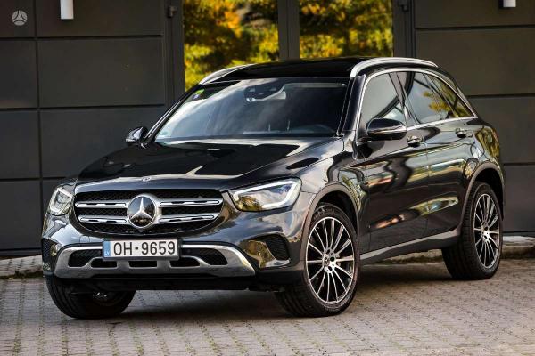 Pelēks Mercedes-Benz GLC 300 2020 Jelgava, ar dzinēja tilpumu 1.99 L un nobraukumu 130 tūkst. km par 34700 €, foto 2 vietnē AUTOMOTO.COM.LV