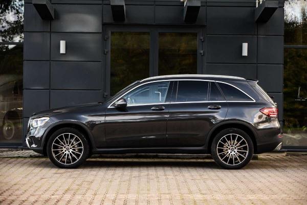Pelēks Mercedes-Benz GLC 300 2020 Jelgava, ar dzinēja tilpumu 1.99 L un nobraukumu 130 tūkst. km par 34700 €, foto 11 vietnē AUTOMOTO.COM.LV