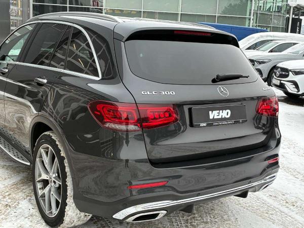 Pelēks Mercedes-Benz GLC 300 2020 Viļņa, ar dzinēja tilpumu 1.99 L un nobraukumu 90 tūkst. km par 34900 €, foto 10 vietnē AUTOMOTO.COM.LV