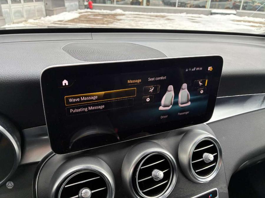 Серый Мерседес GLC 300 2020 в Вильнюс, объемом двигателя 1.99 л и пробегом 90 тыс. км за 34900 €, фото 20 на AUTOMOTO.COM.LV