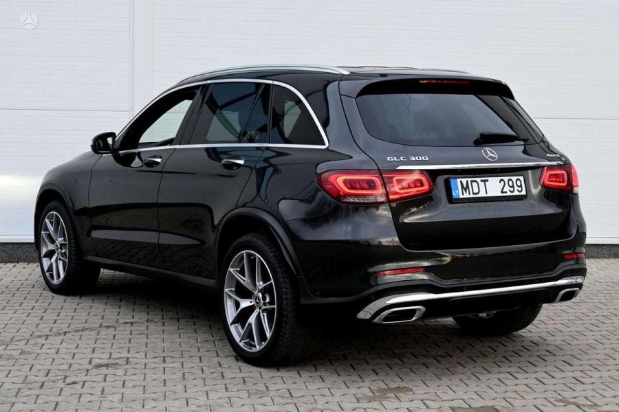 Pelēks Mercedes-Benz GLC 300 2020 Kretinga, ar dzinēja tilpumu 1.99 L un nobraukumu 45 tūkst. km par 44499 €, foto 11 vietnē AUTOMOTO.COM.LV