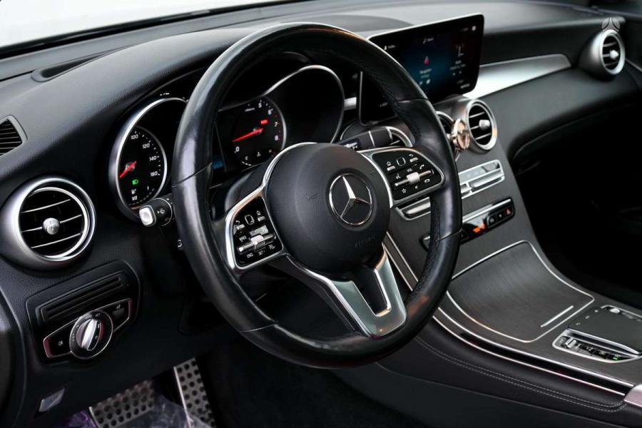 Pelēks Mercedes-Benz GLC 300 2020 Kretinga, ar dzinēja tilpumu 1.99 L un nobraukumu 45 tūkst. km par 44499 €, foto 24 vietnē AUTOMOTO.COM.LV