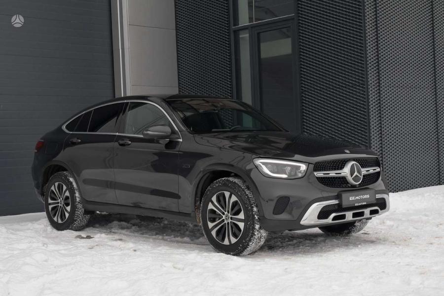 Pelēks Mercedes-Benz GLC 300 2020 Kauņa, ar dzinēja tilpumu 1.99 L un nobraukumu 206 tūkst. km par 31999 €, foto 3 vietnē AUTOMOTO.COM.LV