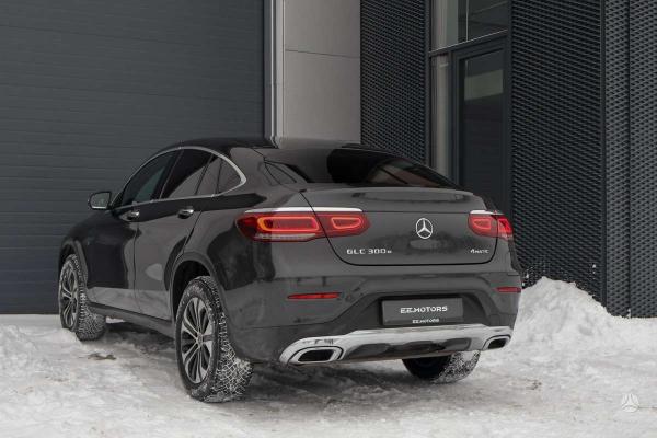 Grey Mercedes-Benz GLC 300 2020 in Kaunas, with an engine capacity of 1.99 L and mileage of 206 thousand km for 31999 €, photo 9 on AUTOMOTO.COM.LV