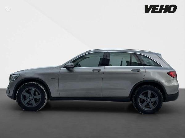 Grey Mercedes-Benz GLC 300 2020 in Vilnius, with an engine capacity of 1.99 L and mileage of 128 thousand km for 33900 €, photo 2 on AUTOMOTO.COM.LV